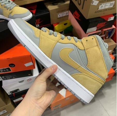 Air Jordan 1 Mid Gray Yellow - Robert Henrys
